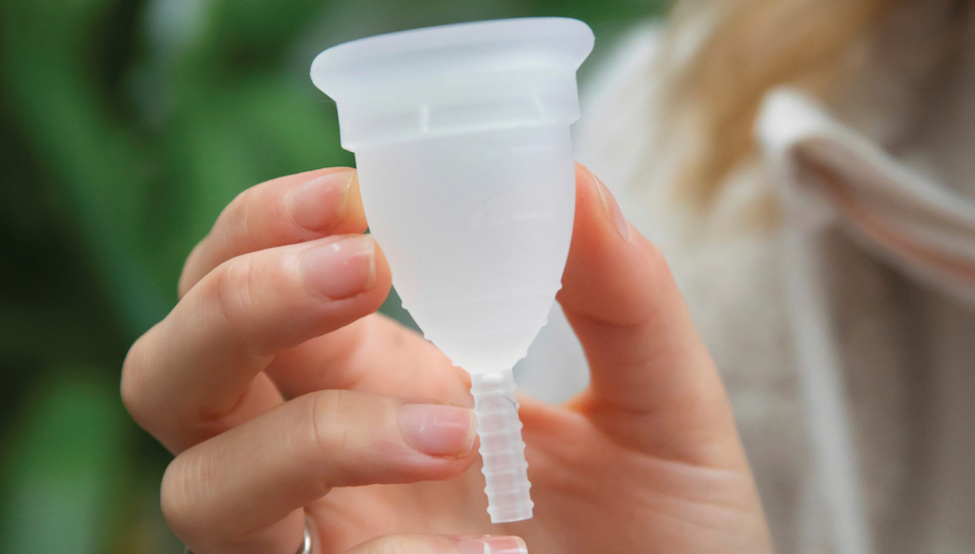 How to insert a Mooncup menstrual cup
